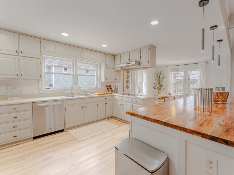 Luxury Minimalist Home on Lake Peachtree - Rentals - Soccer Housing Bureau